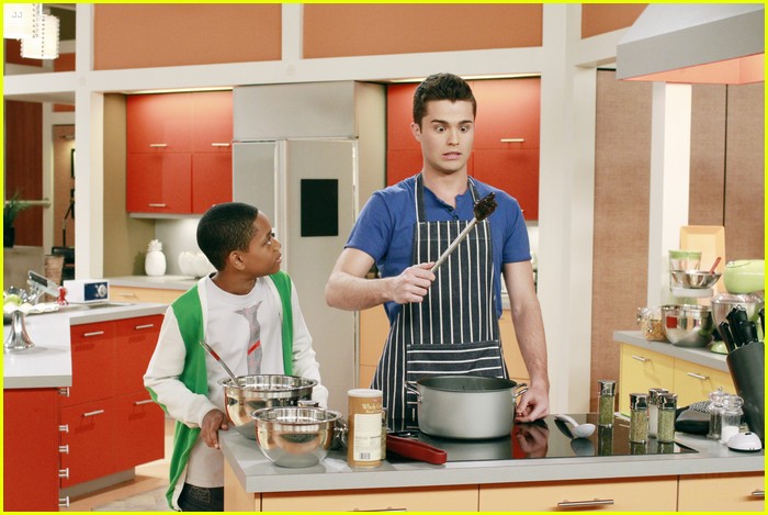 Lab Rats: Exoskeleton Attacks! | Photo 470613 - Photo Gallery | Just ...