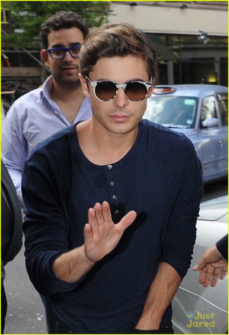 Zac Efron on Nicholas Sparks: He's 'Such An Impressive Guy' | Photo ...