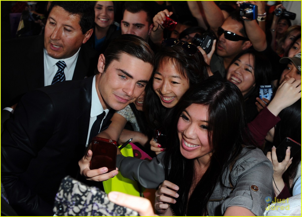 Zac Efron: 'The Lucky One' Premiere in Los Angeles! | Photo 468755 ...