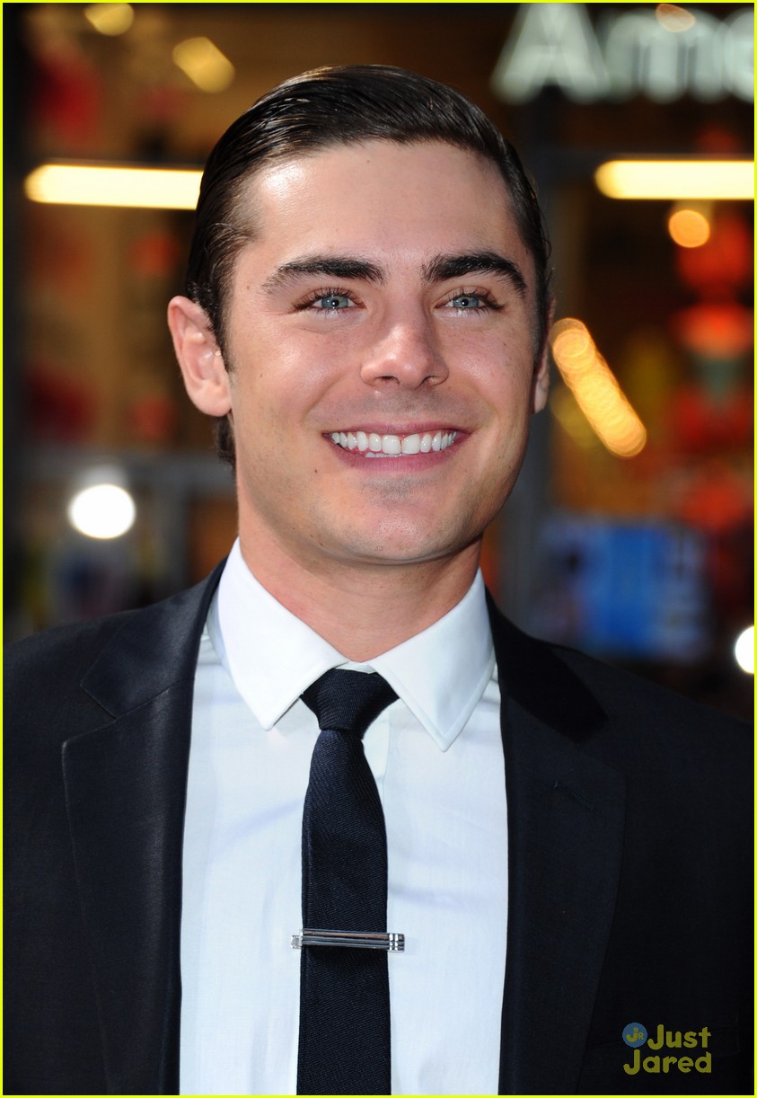 Full Sized Photo of zac efron marines tlo la 02 | Zac Efron: 'The Lucky ...