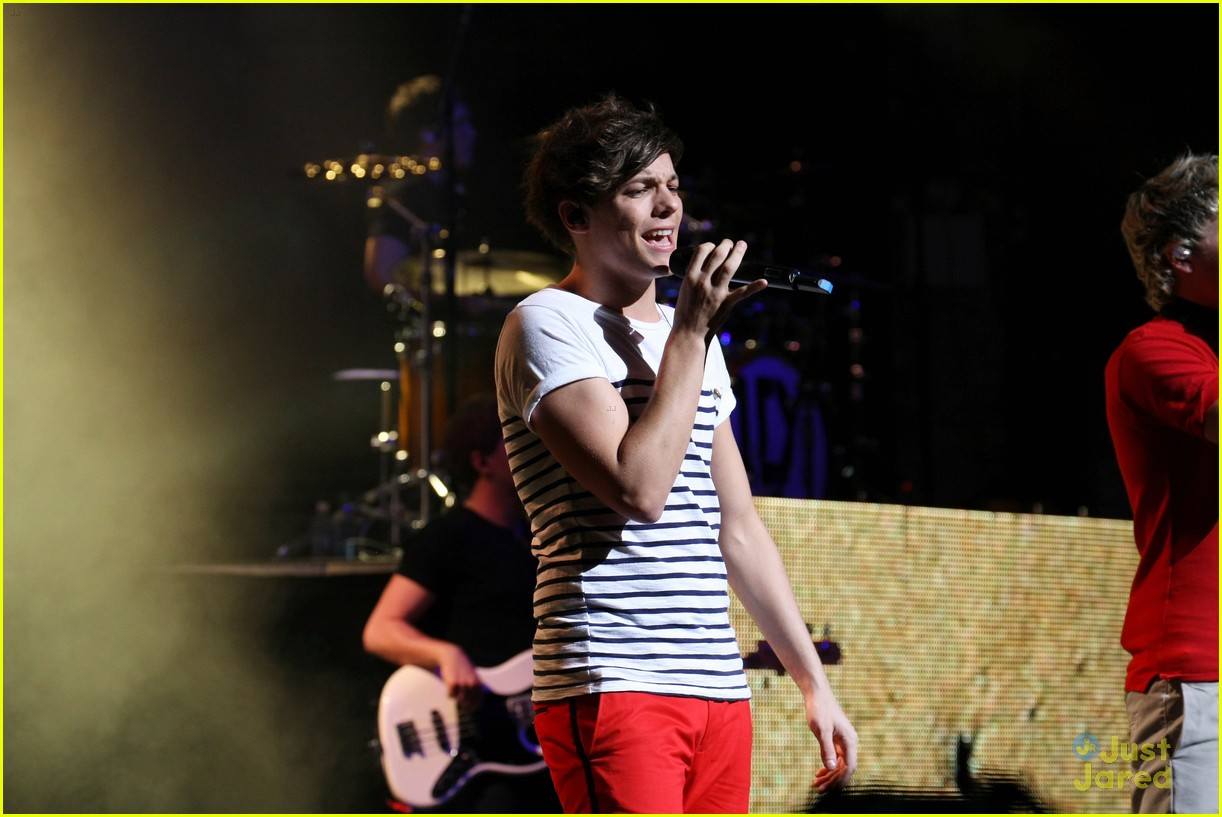 One Direction: Live From New York! | Photo 474801 - Photo Gallery ...