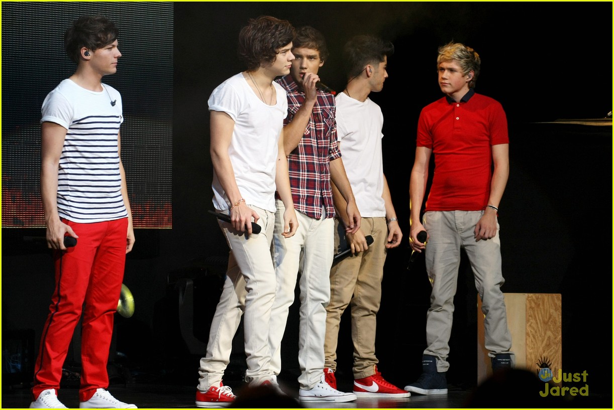 One Direction: Live From New York! | Photo 474804 - Photo Gallery ...