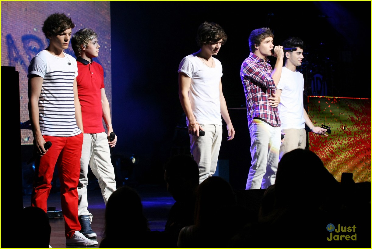 One Direction: Live From New York! | Photo 474808 - Photo Gallery ...