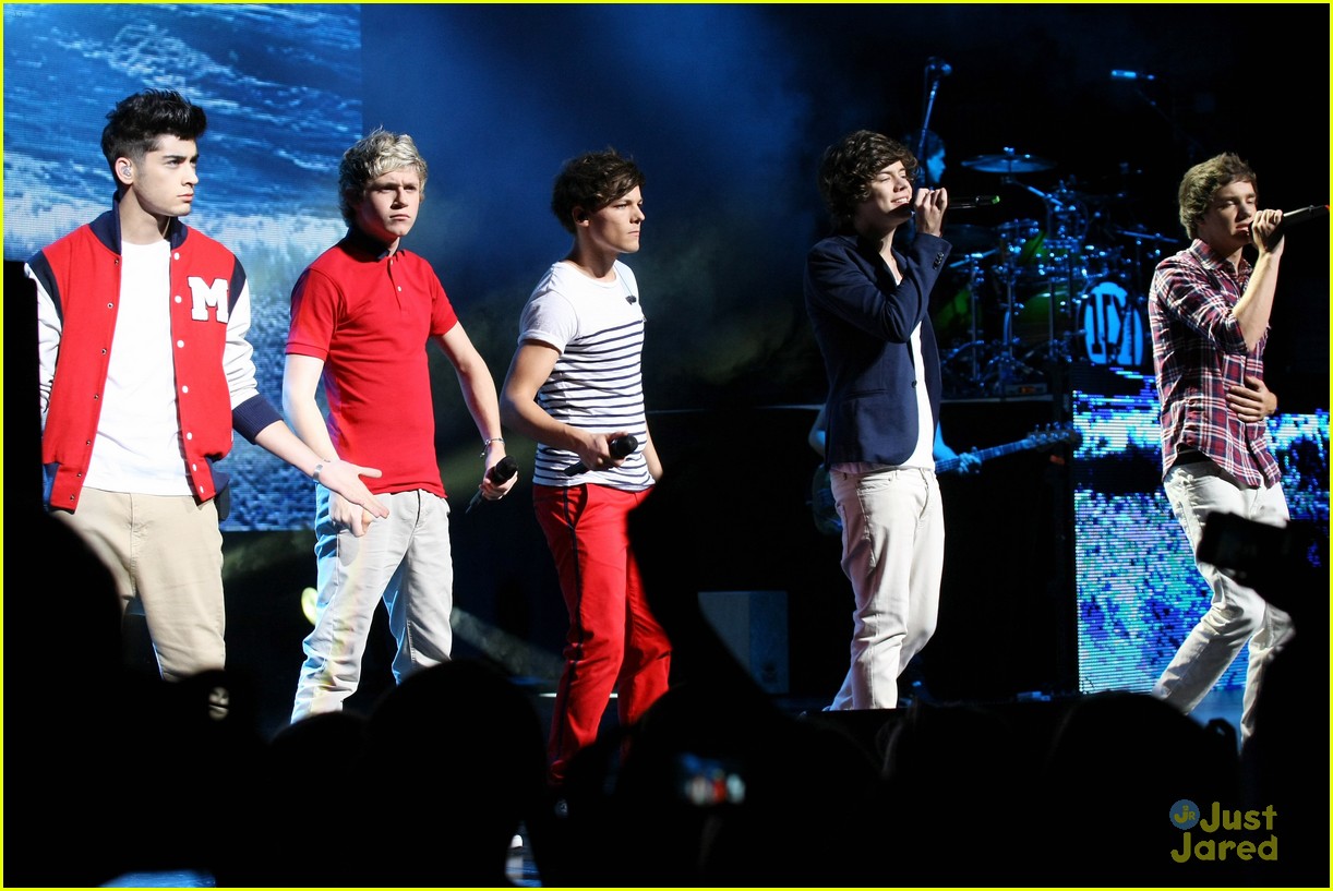 One Direction: Live From New York! | Photo 474813 - Photo Gallery ...