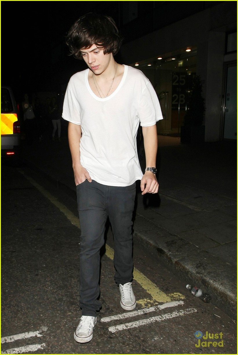 One Direction Heads Into Heathrow | Photo 473688 - Photo Gallery | Just ...