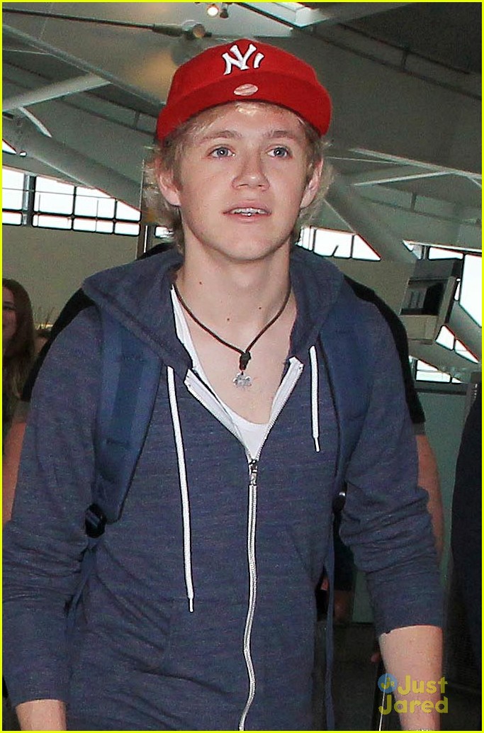 One Direction Heads Into Heathrow | Photo 473690 - Photo Gallery | Just ...