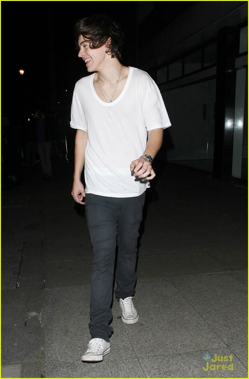 One Direction Heads Into Heathrow | Photo 473693 - Photo Gallery | Just ...