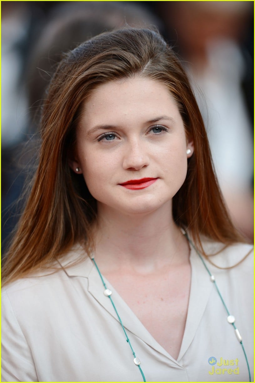 Full Sized Photo of bonnie wright mud premiere cannes 09 | Bonnie ...