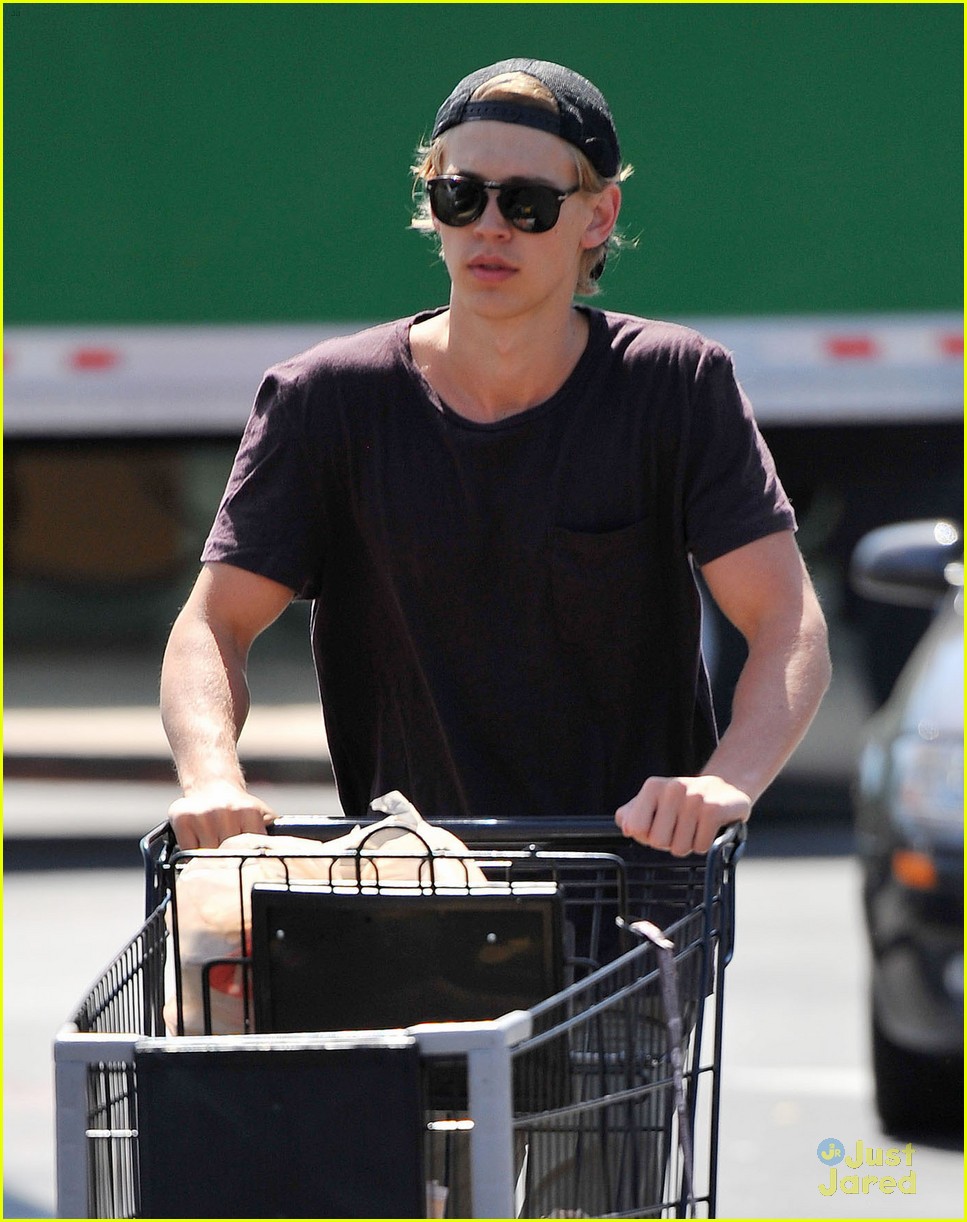 Austin Butler Grabs Groceries | Photo 474042 - Photo Gallery | Just ...