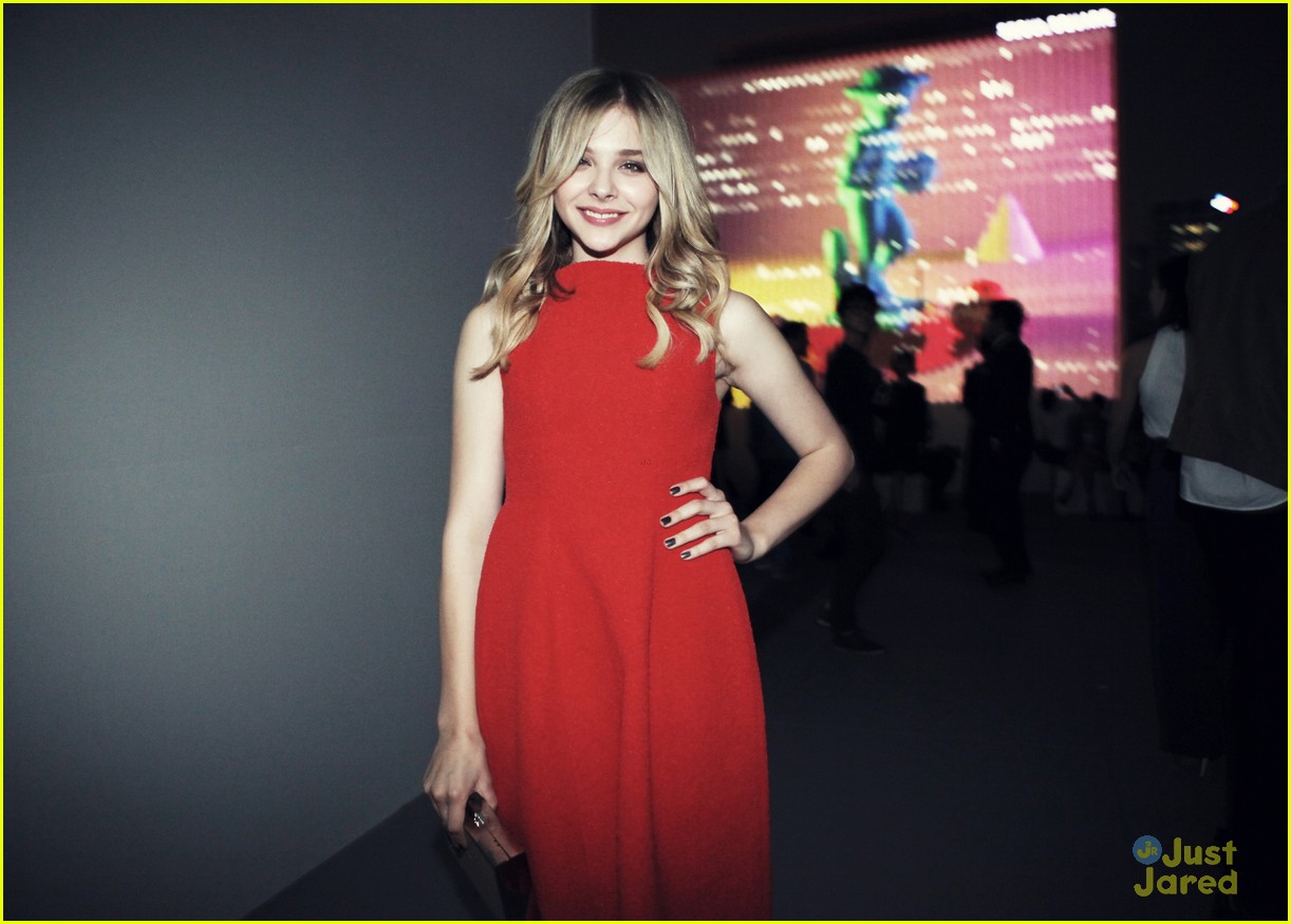 Chloe Moretz: 'Infinite Loop' with Calvin Klein in South Korea | Photo ...