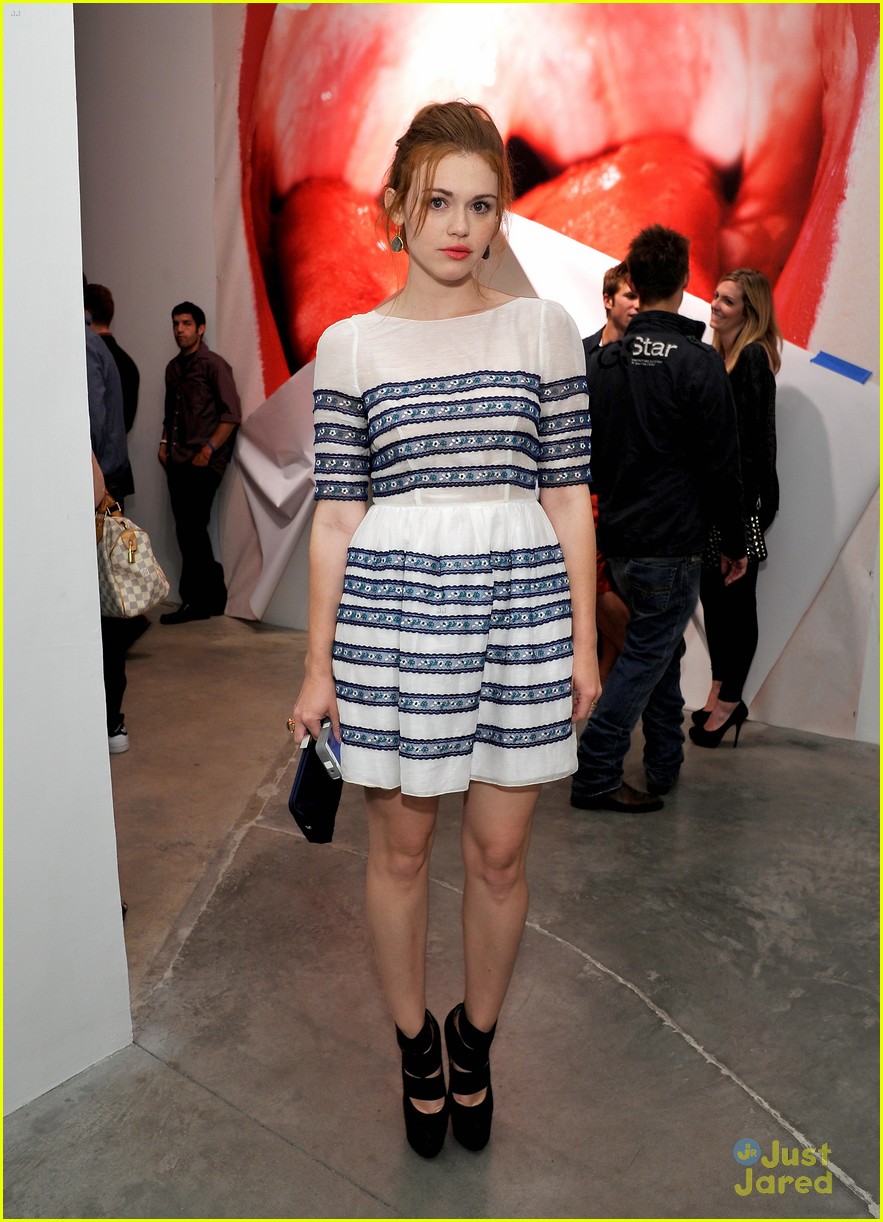 Holland Roden: Headed to London Comic Con! | Photo 473716 - Photo ...