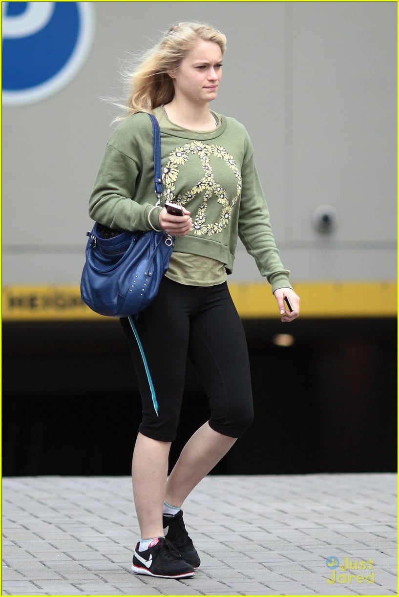 Leven Rambin Dishes On 'Hunger Games' Fitness Routine | Photo 471248 ...