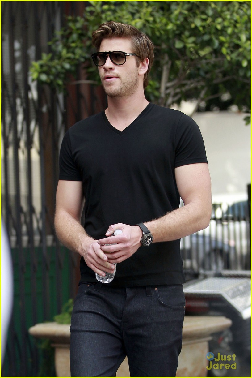 Liam Hemsworth: Photo Shoot in Los Angeles | Photo 470902 - Photo ...