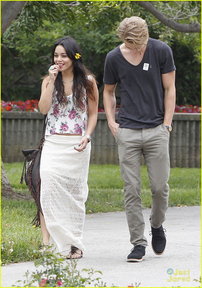 Vanessa Hudgens: Botanical Besos with Austin Butler | Photo 471470 ...