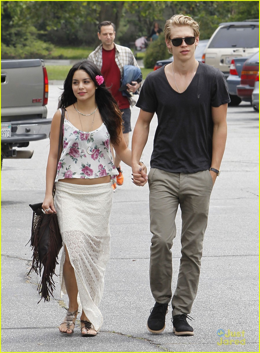 Vanessa Hudgens: Botanical Besos with Austin Butler | Photo 471475 ...