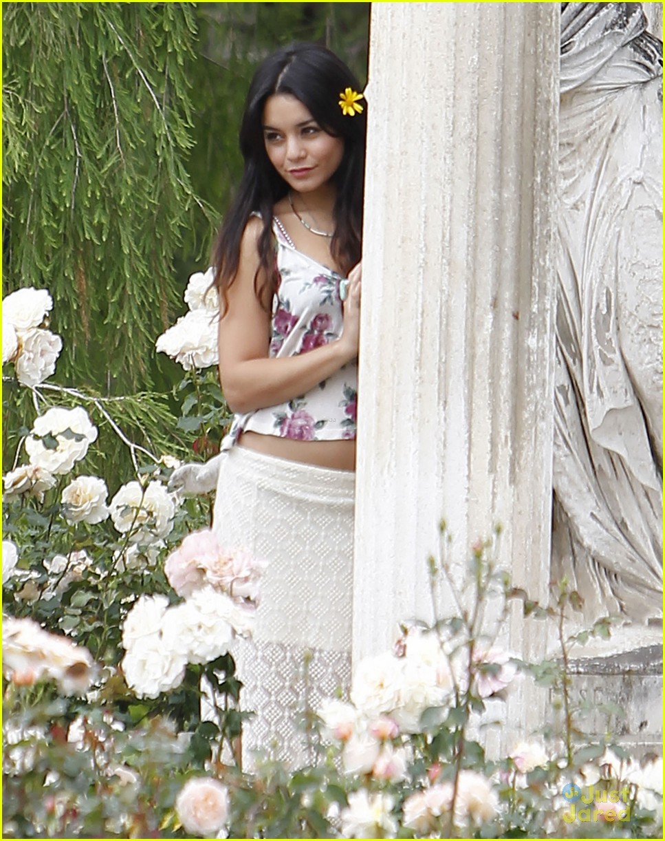 Vanessa Hudgens: Botanical Besos with Austin Butler | Photo 471477 ...