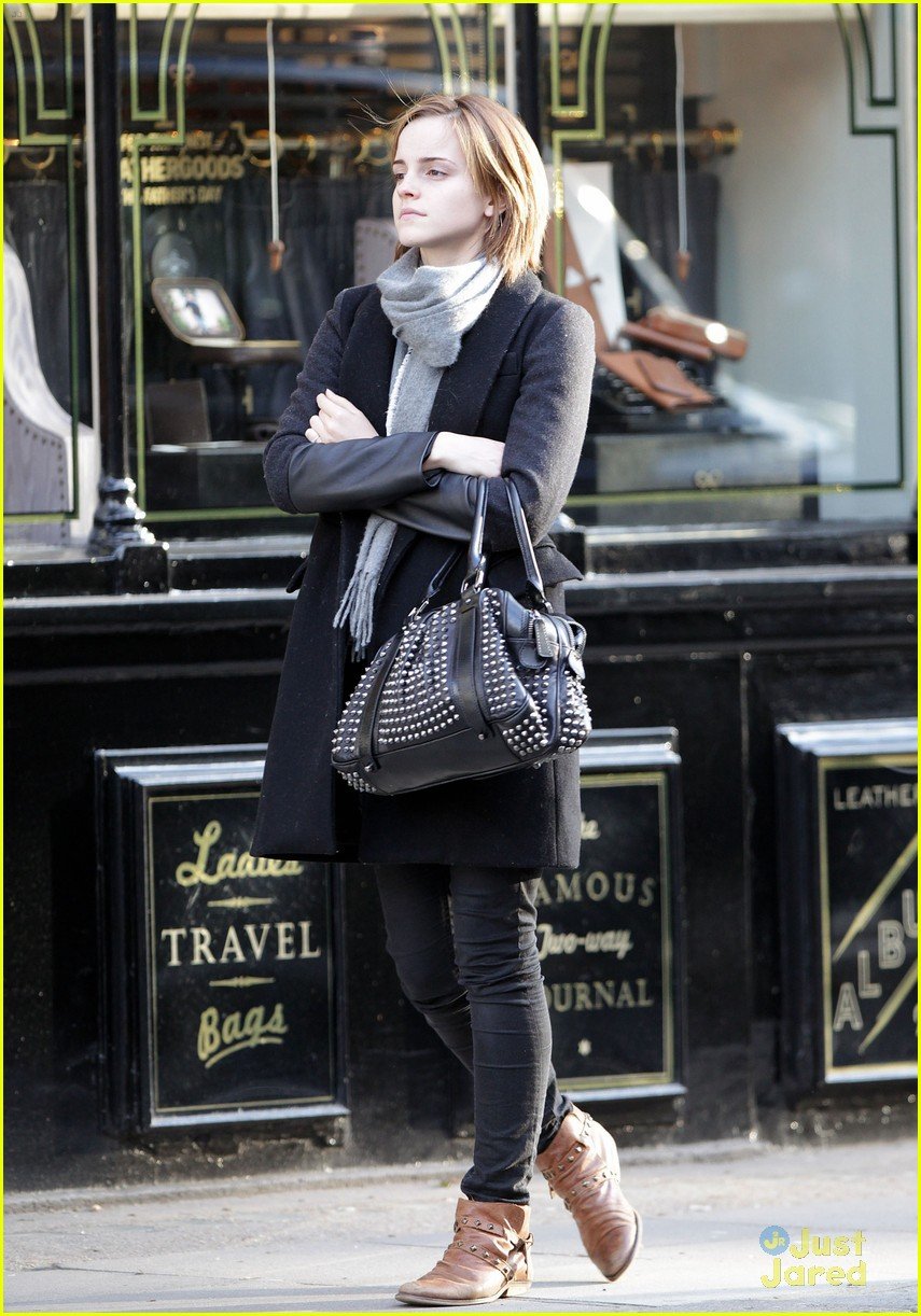 Emma Watson Loves The French | Photo 472080 - Photo Gallery | Just ...