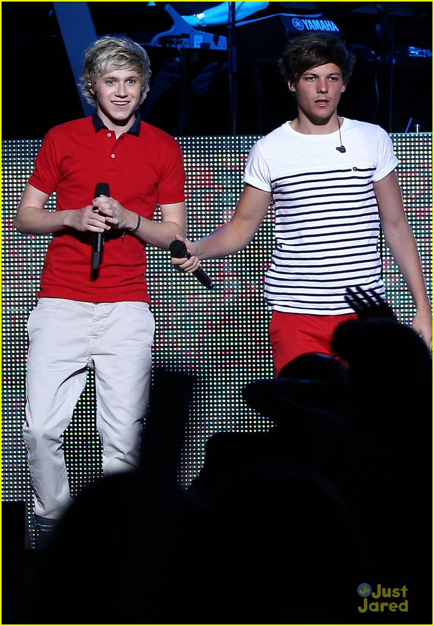 One Direction: New Album Before Christmas? | Photo 476899 - Photo ...