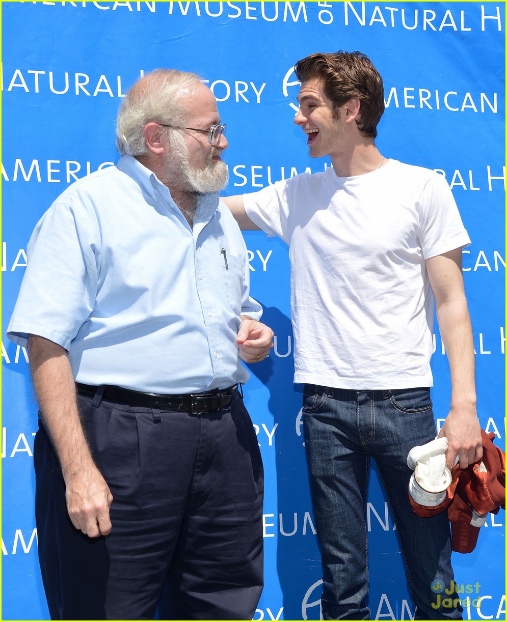 Full Sized Photo of andrew garfield spider delivery 18 | Andrew ...