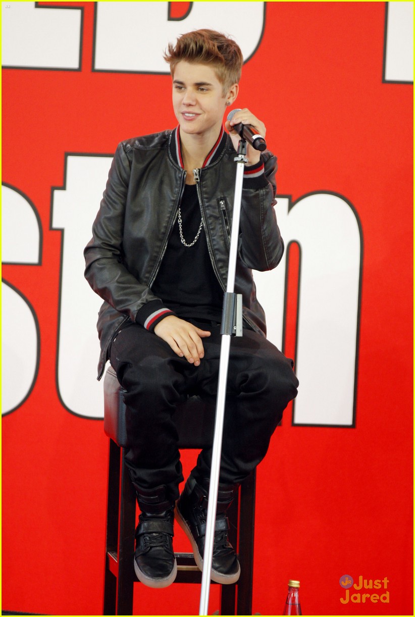 Justin Bieber: 'Doing Real Stuff Sucks' in Germany | Photo 476633 ...