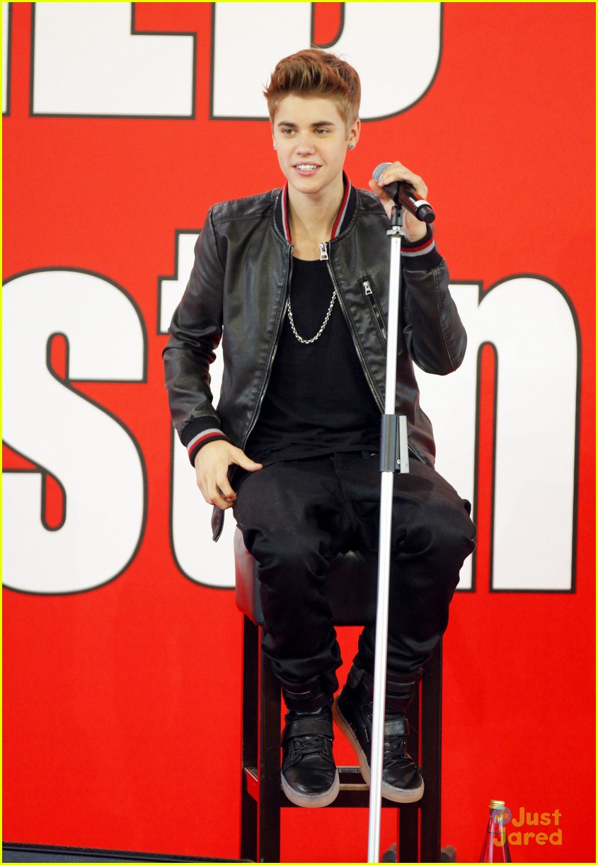 Justin Bieber: 'Doing Real Stuff Sucks' in Germany | Photo 476639 ...