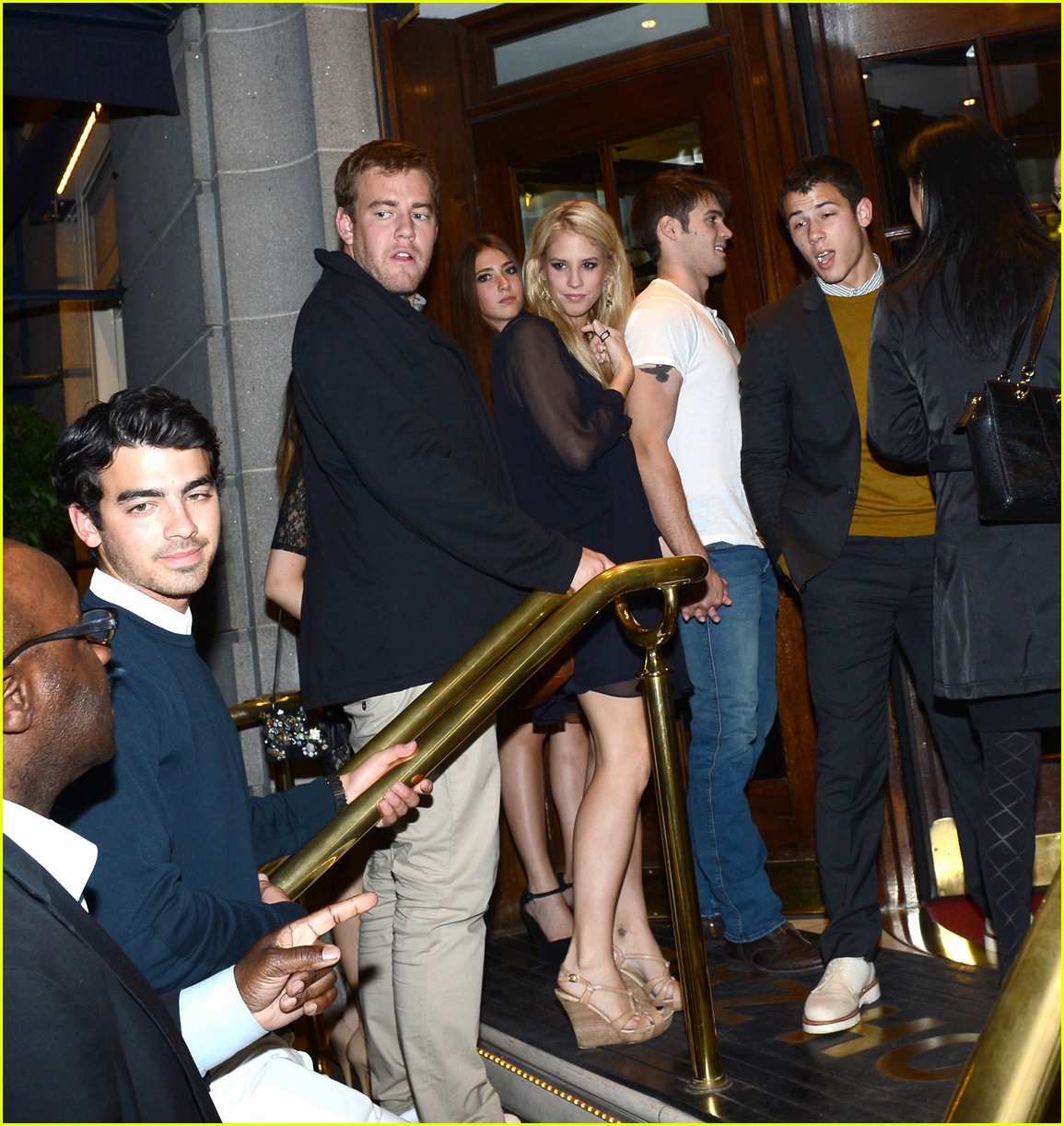 Joe & Nick Jonas: Locked Out of Their London Hotel | Photo 479156 ...