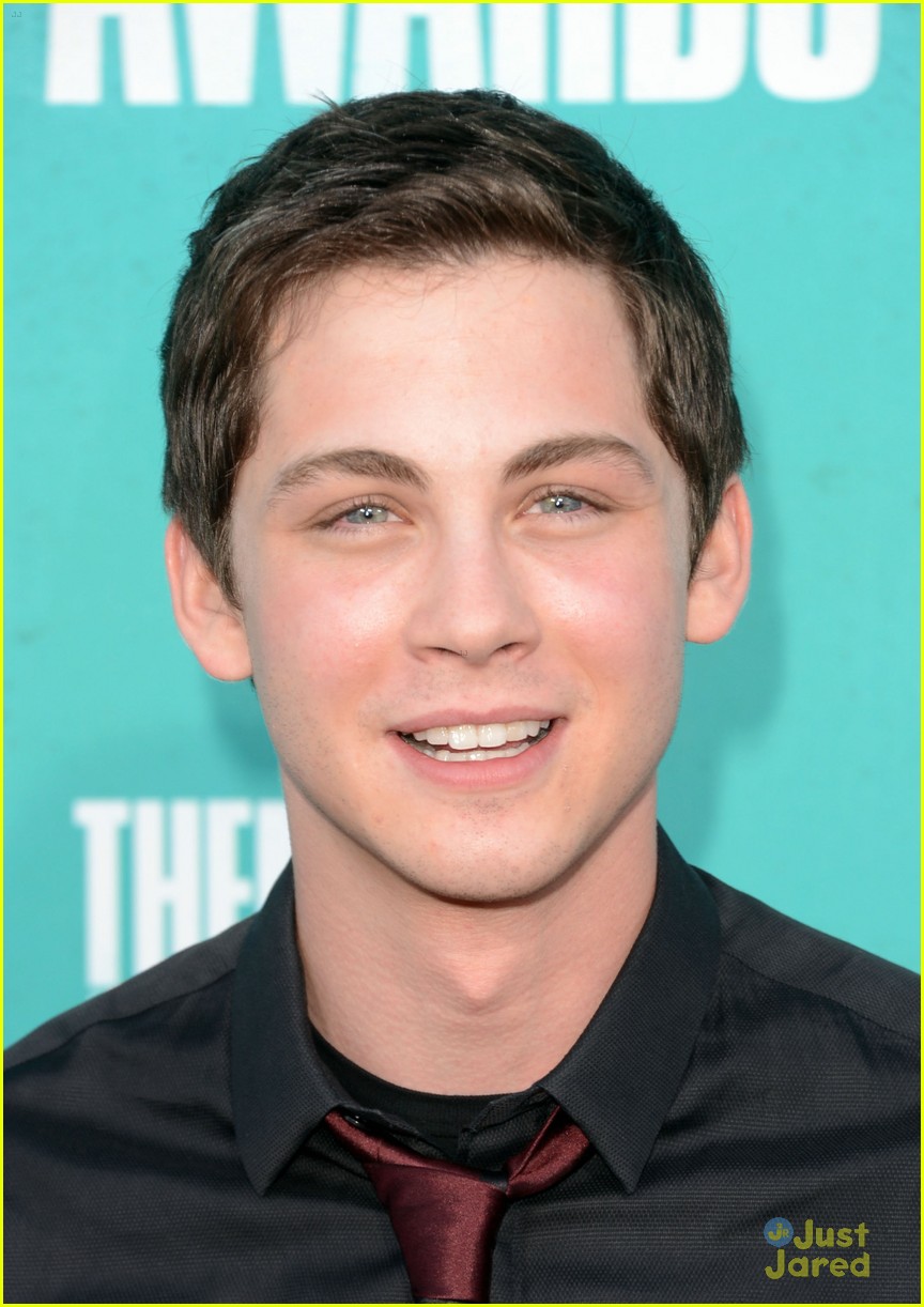 Logan Lerman On Kissing Emma Watson: 'I'm A Lucky Guy' | Photo 475875 ...