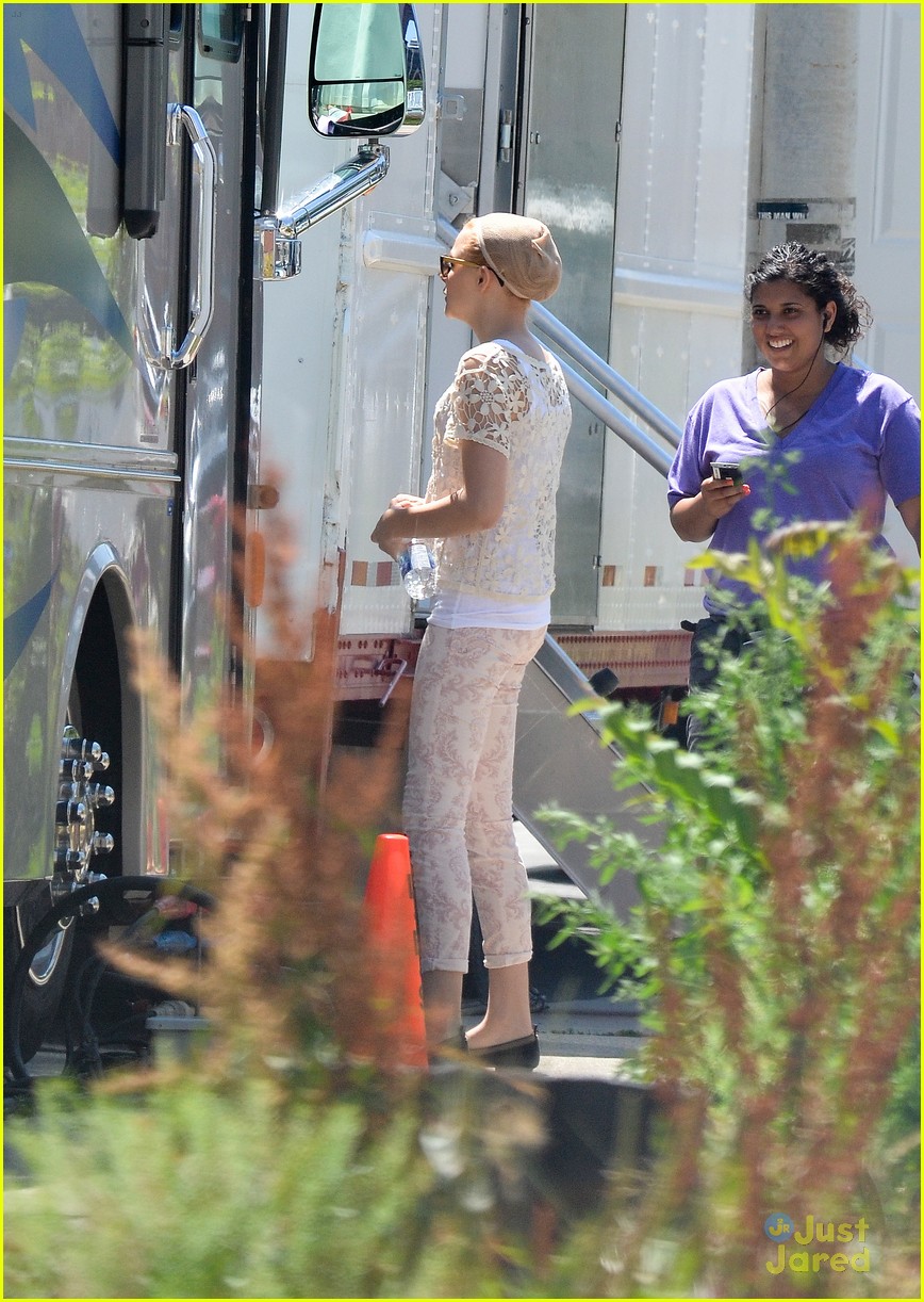 Full Sized Photo of chloe moretz carrie day 2 01 | Chloe Moretz: Day 2 ...