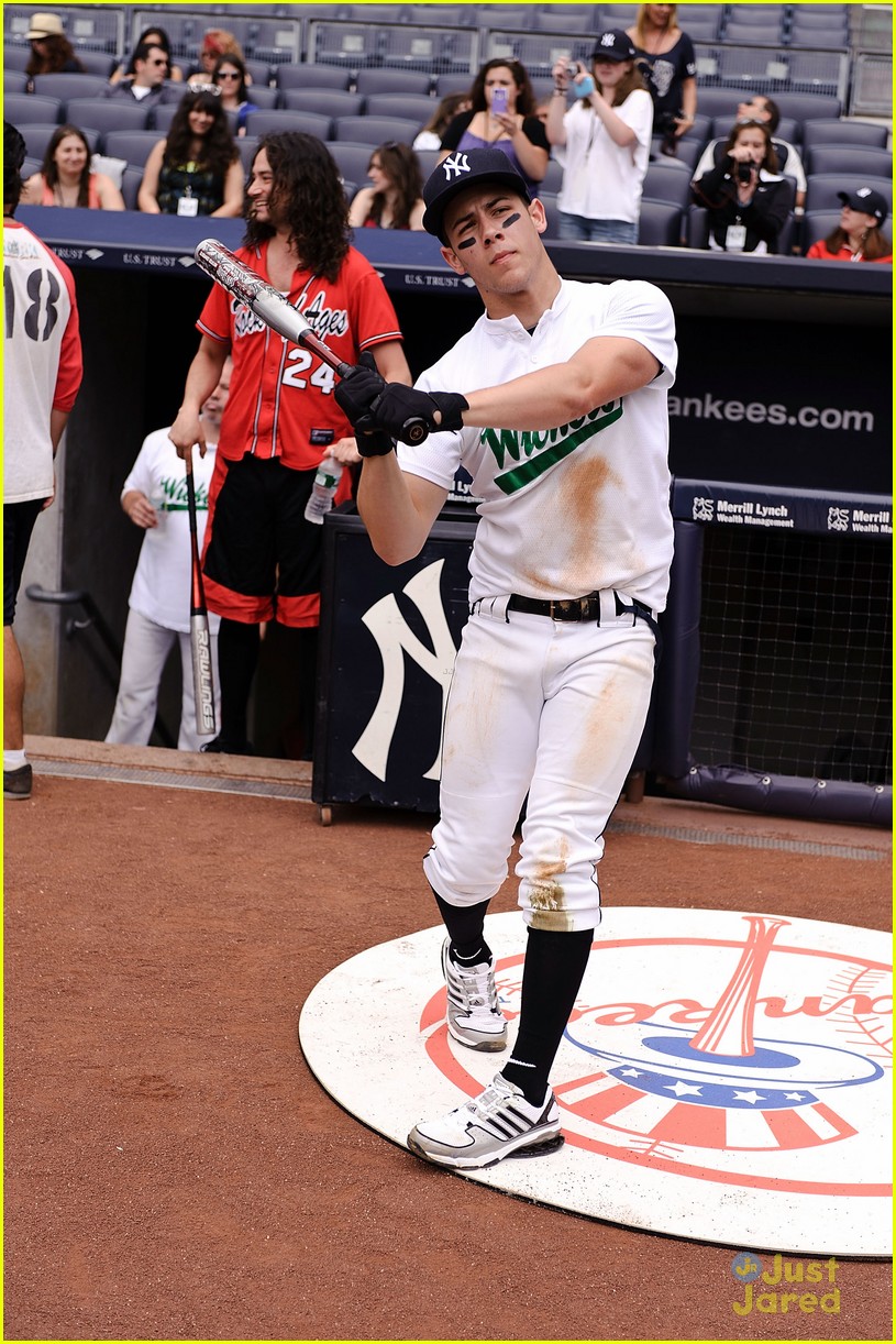 Full Sized Photo of nick jonas wickets baseball 02 | Nick Jonas ...
