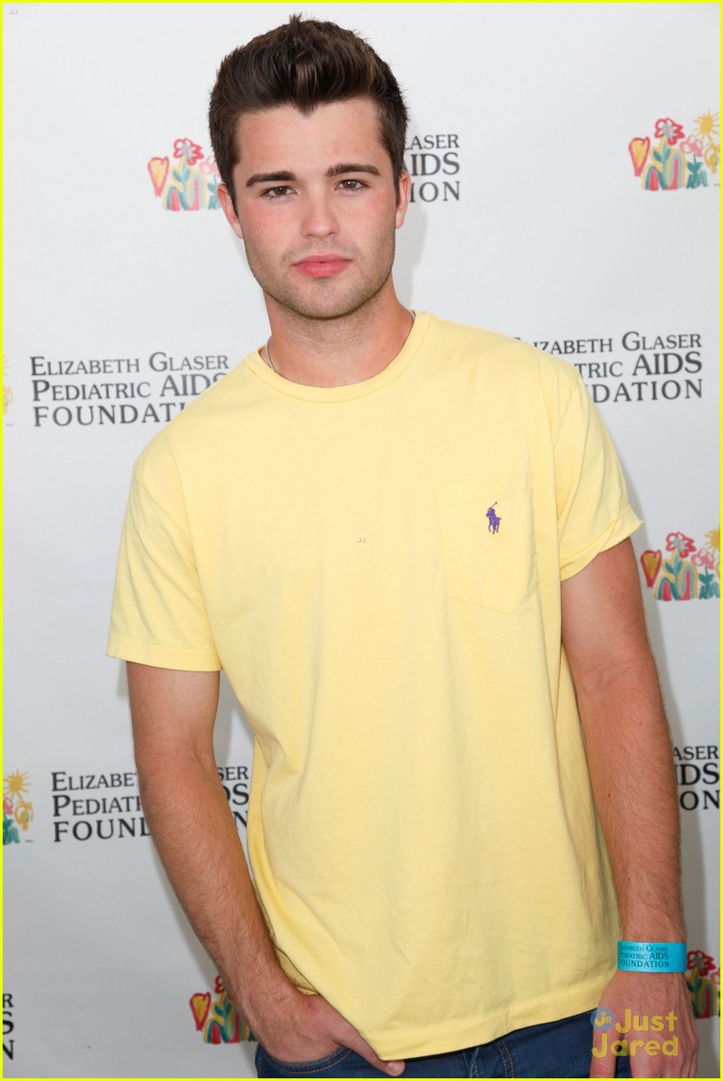 Spencer Boldman & Skai Jackson: Time For Heroes Picnic! | Photo 475930 ...