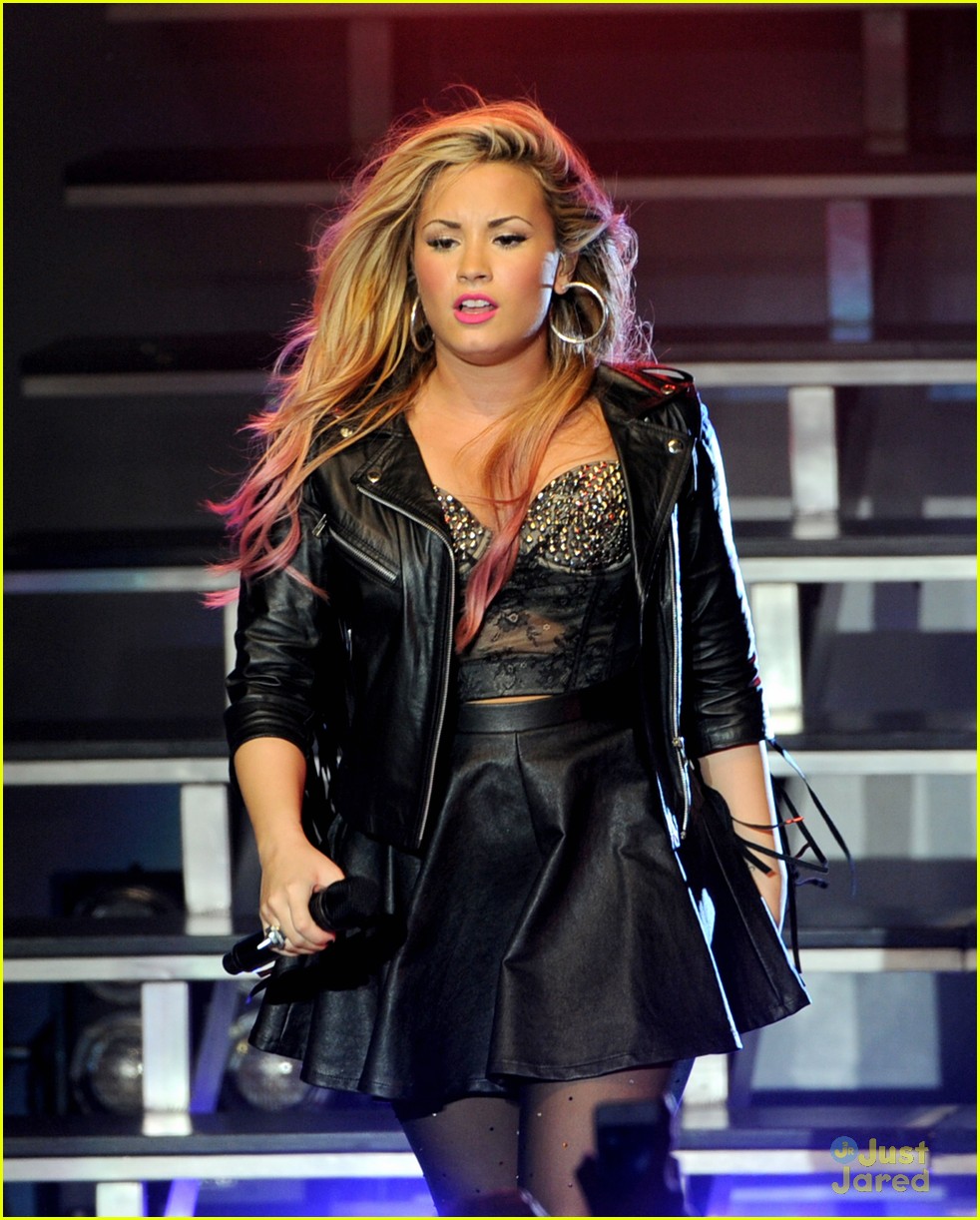 Demi Lovato Goes To The Greek | Photo 482987 - Photo Gallery | Just ...