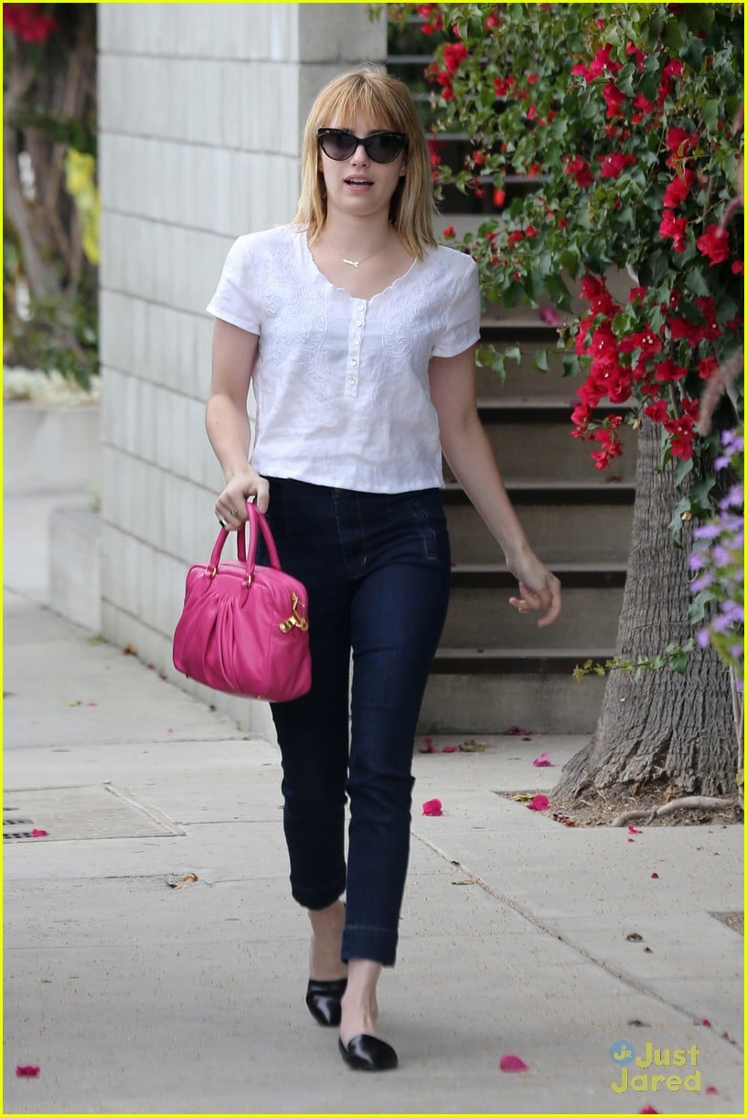 Emma Roberts: Pink Purse at the Pump | Photo 481773 - Photo Gallery ...