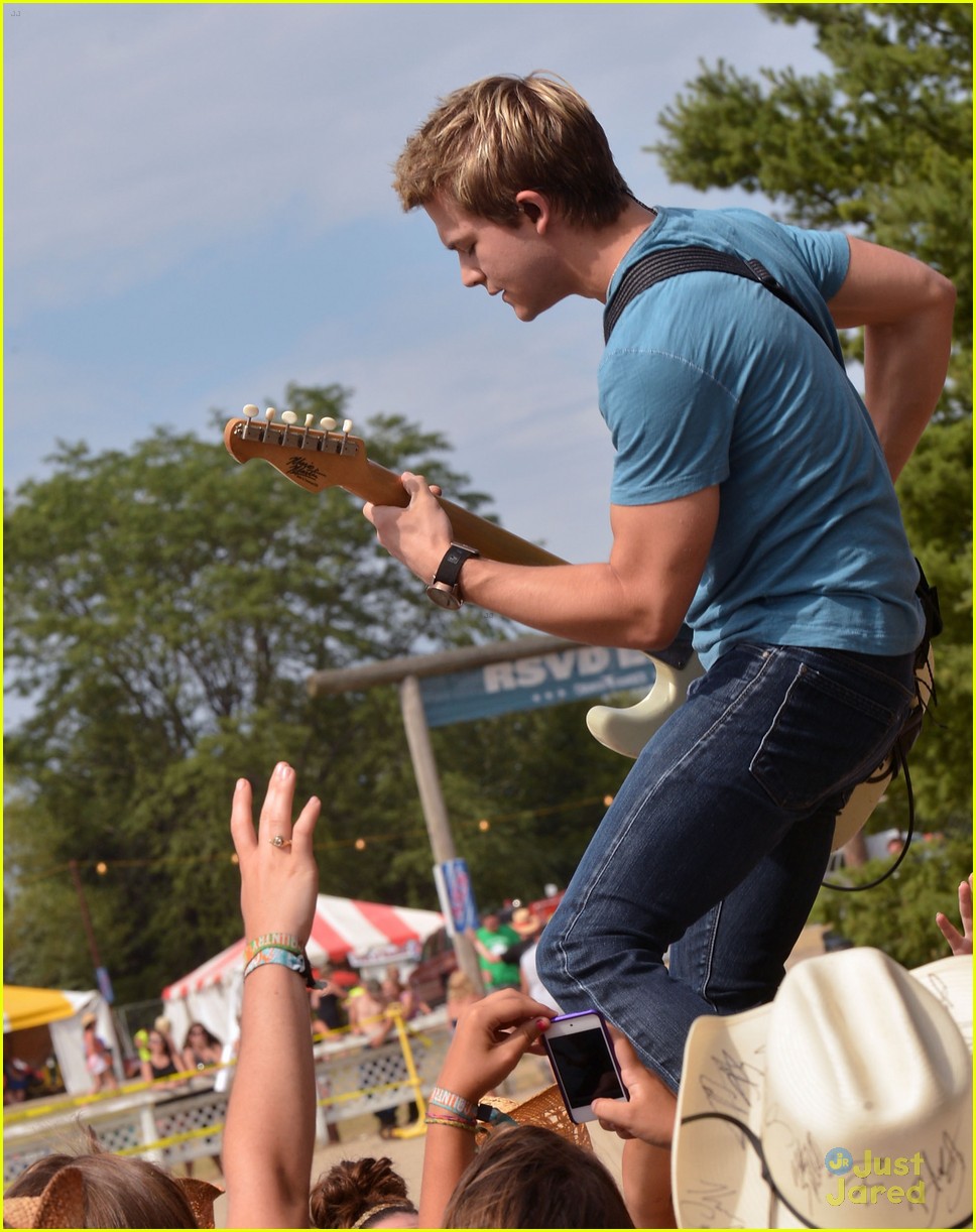 Hunter Hayes To Sing National Anthem on Birthday! | Photo 485282 ...