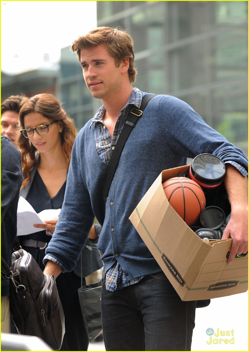Liam Hemsworth & Lucas Till: 'Paranoia' Set! | Photo 483363 - Photo Gallery | Just Jared Jr.
