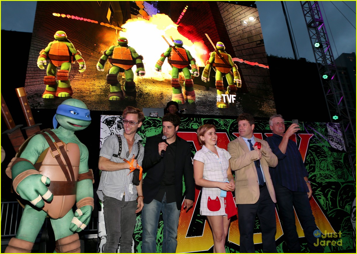 Mae Whitman: Teenage Mutant Ninja Turtles at Comic Con 2012! | Photo ...