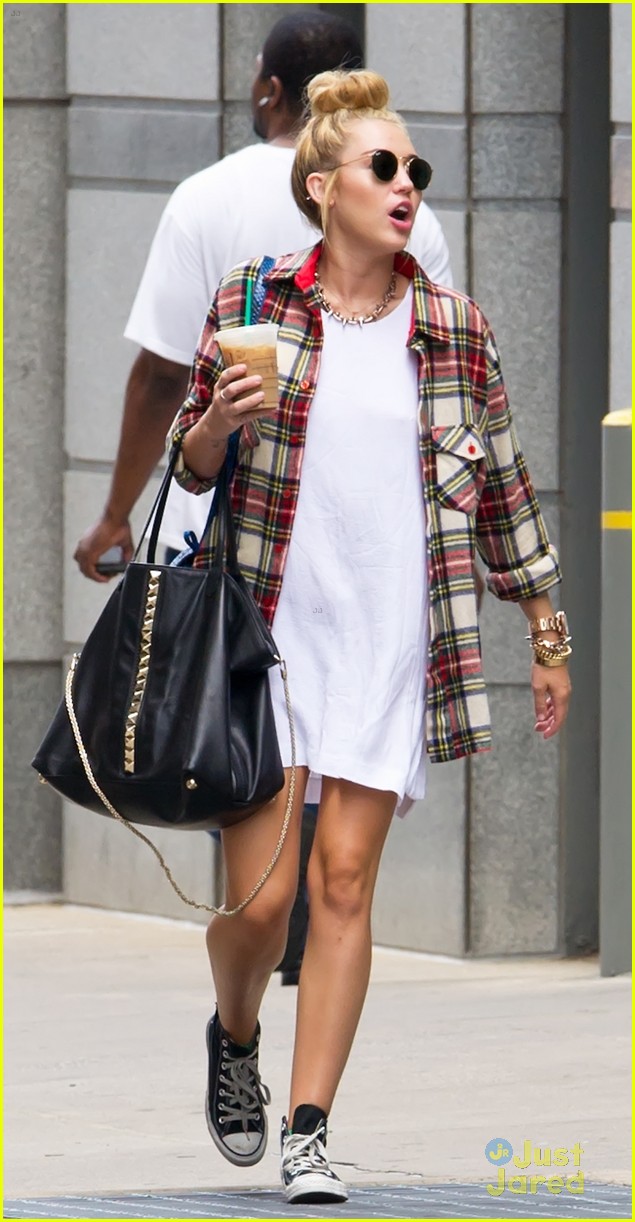 Miley Cyrus: Liam Hemsworth To Start Fashion Line? | Photo 484744 ...