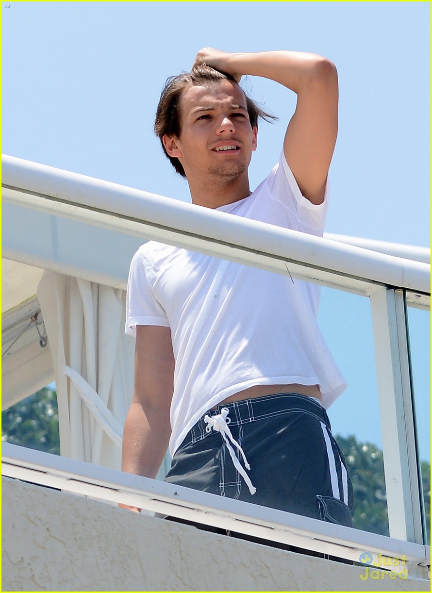 Harry Styles: Shirtless in Florida! | Photo 480431 - Photo Gallery ...