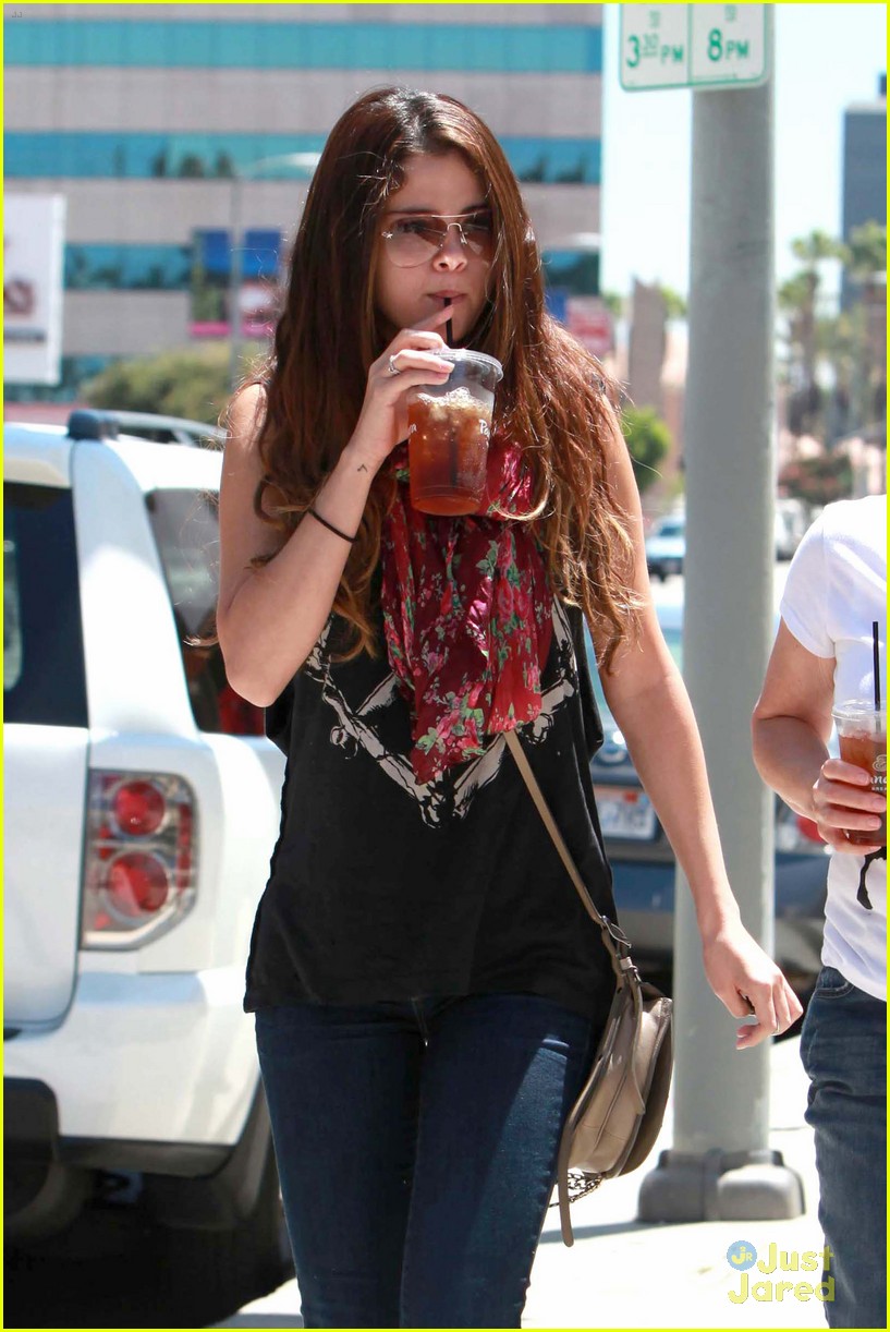 Selena Gomez: Panera Bread Pretty | Photo 484272 - Photo Gallery | Just ...