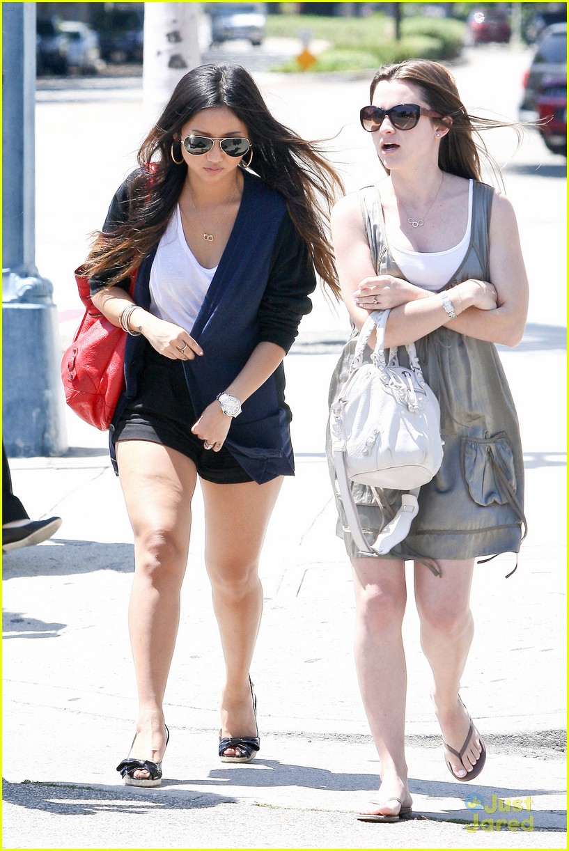 Full Sized Photo of brenda song shopping friends 12 | Brenda Song: Red ...
