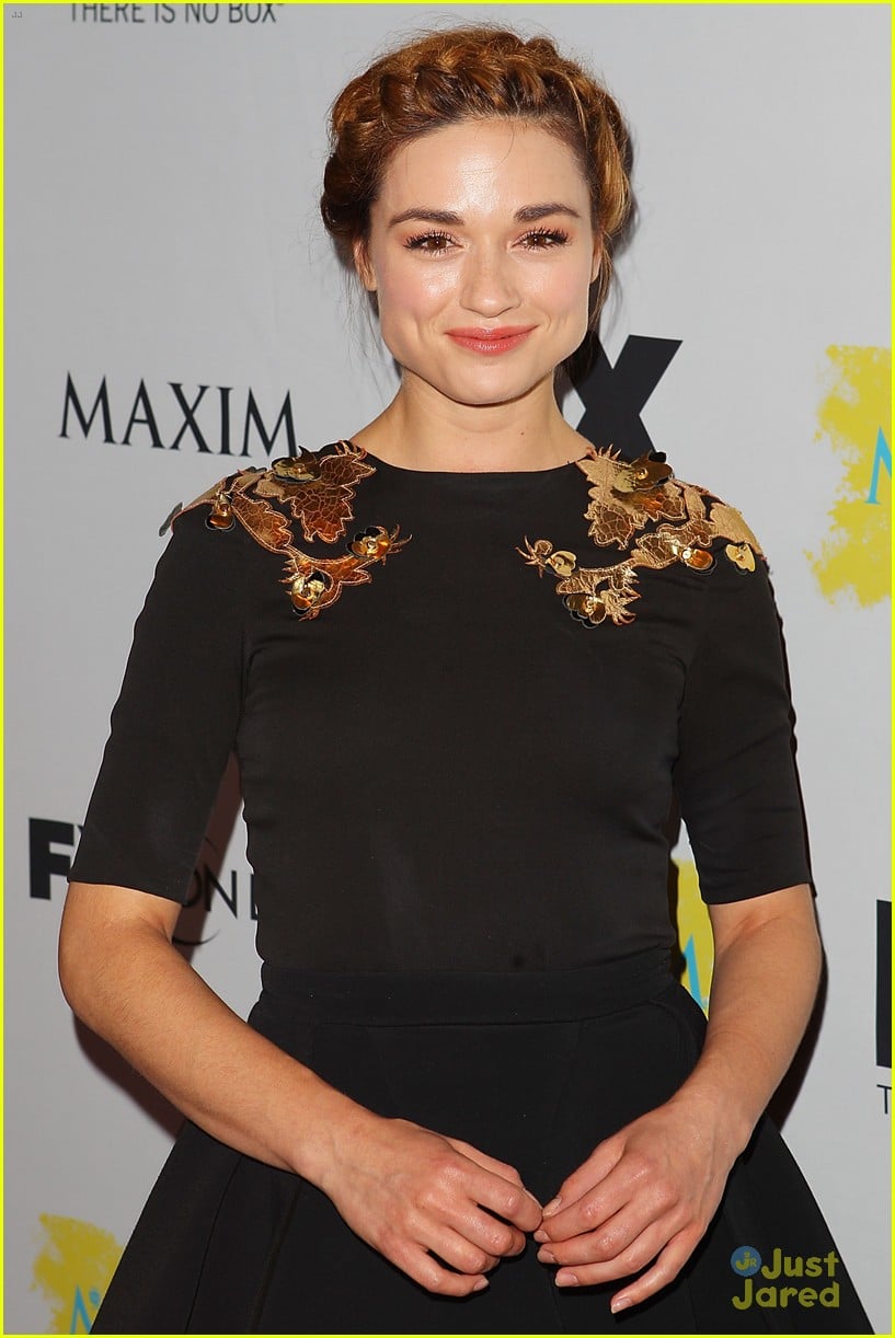 Full Sized Photo of teen wolf red carpet 12 | Teen Wolf: Comic-Con ...