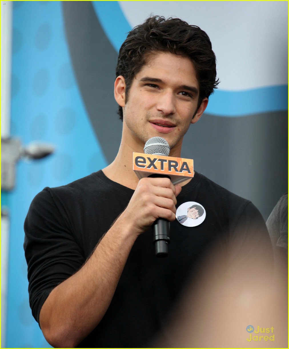 Full Sized Photo of teen wolf red carpet 16 | Teen Wolf: Comic-Con ...