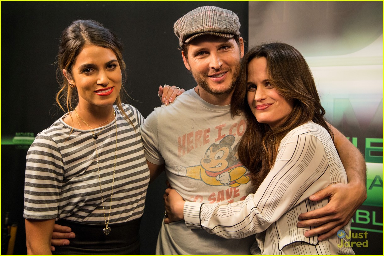 Ashley Greene & Jackson Rathbone Chat Movies on Demand at Comic Con ...