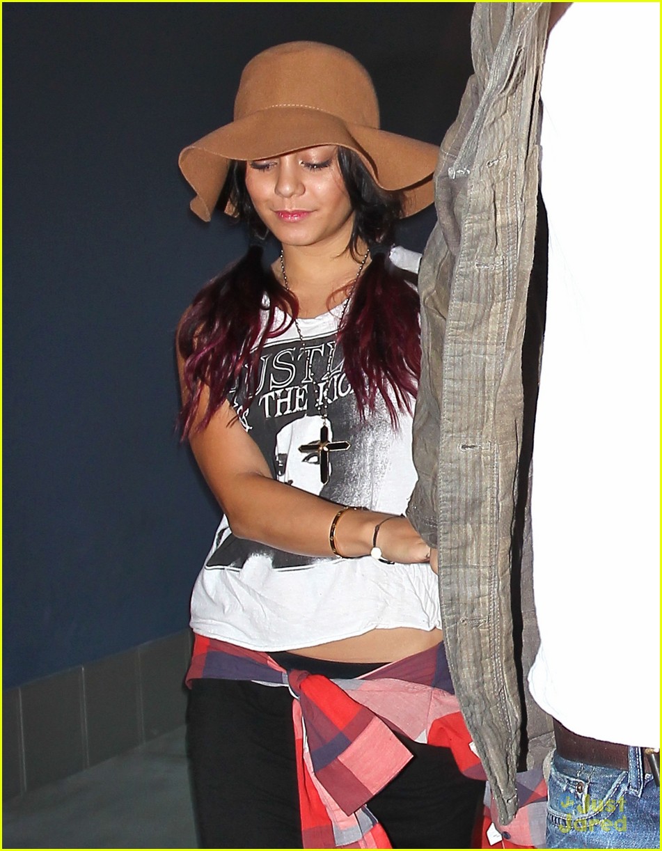 Full Sized Photo of vanessa hudgens dark knight date 10 | Vanessa ... Full Sized Photo of vanessa hudgens dark knight date 10 | Vanessa ...