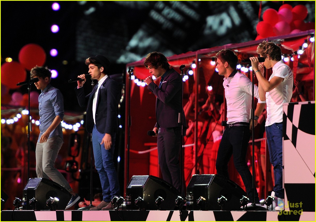 One Direction: 2012 Olympics Closing Ceremonies! | Photo 487899 - Photo ...