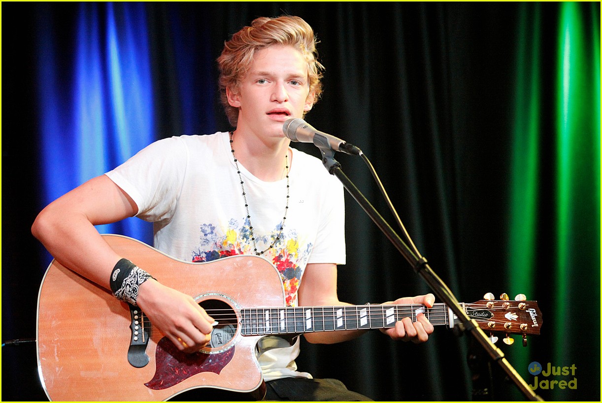 Cody Simpson: Q102 Concert | Photo 487786 - Photo Gallery | Just Jared Jr.