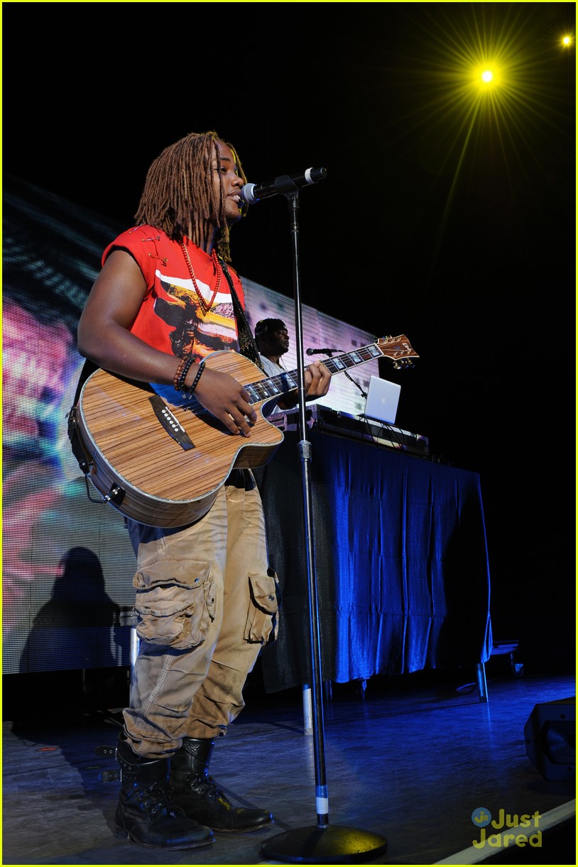 Leon Thomas: West Palm Beach Concert Cool | Photo 490721 - Photo ...