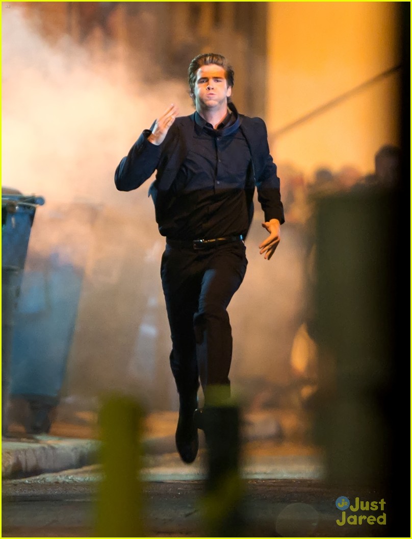 Liam Hemsworth: 'All Women Think Men Look Good in Suits' | Photo 486081 ...