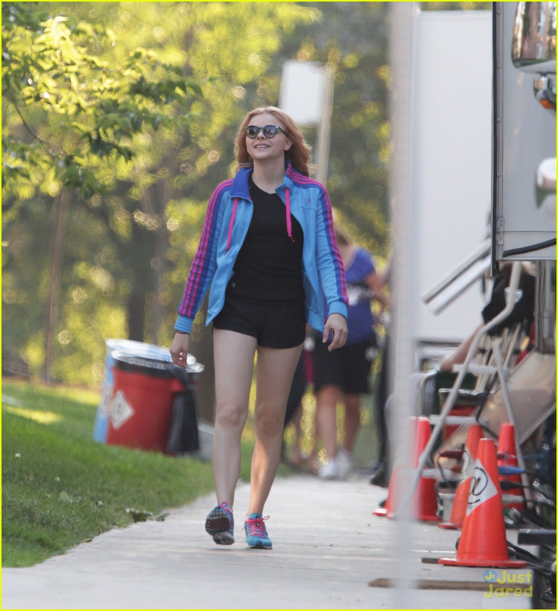 Full Sized Photo of chloe moretz blood soaked on carrie set 13 | Chloe ...