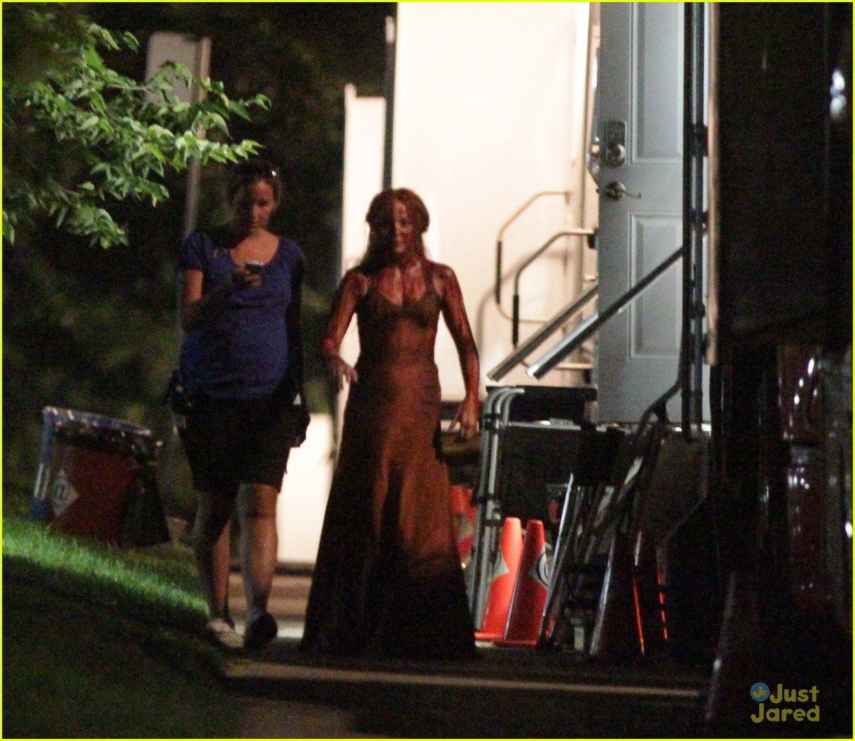 Chloe Moretz: 'Carrie' Bloody Prom Scene! | Photo 490524 - Photo ...