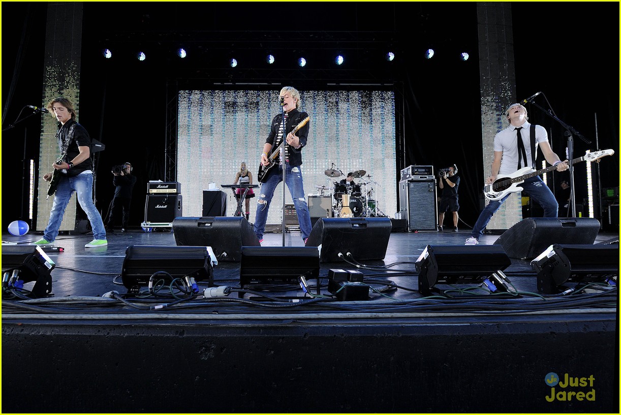 Ross Lynch: R5 Plays Big Ticket Summer Concert | Photo 490808 - Photo ...